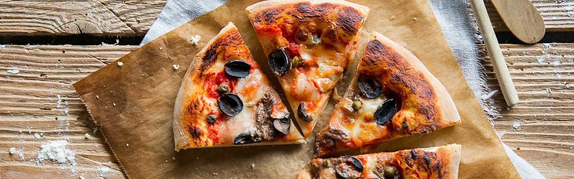 Pizza Napoli Rezept - napoletanisches Original | Simply Yummy