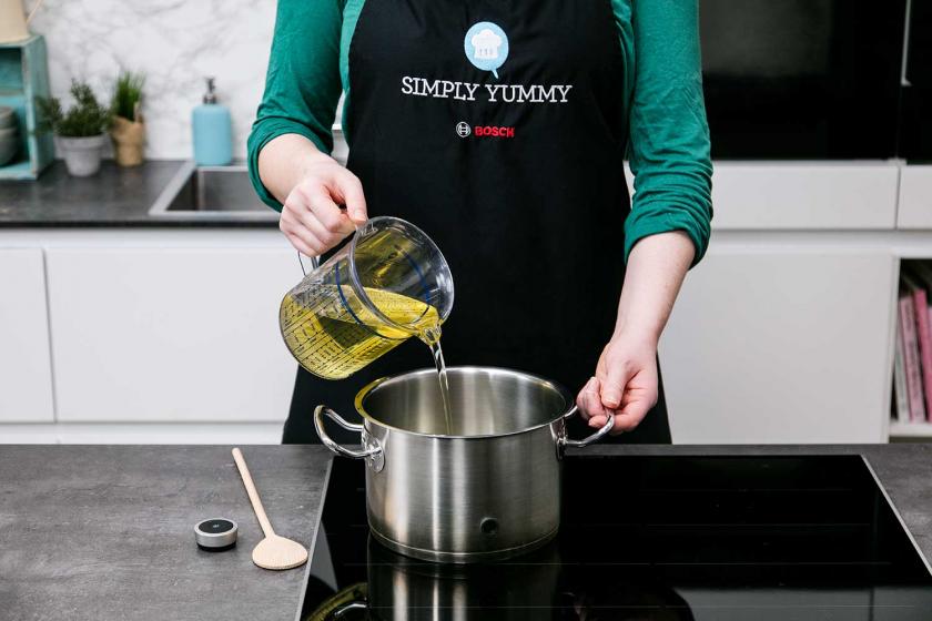 Frittieren im Topf ohne Fettspritzer - 6 Gebote | Simply Yummy