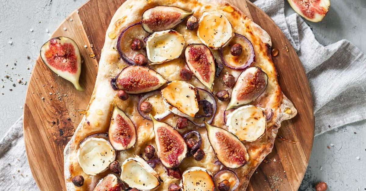 Flammkuchen mit Feigen und Ziegenkäse | Simply Yummy