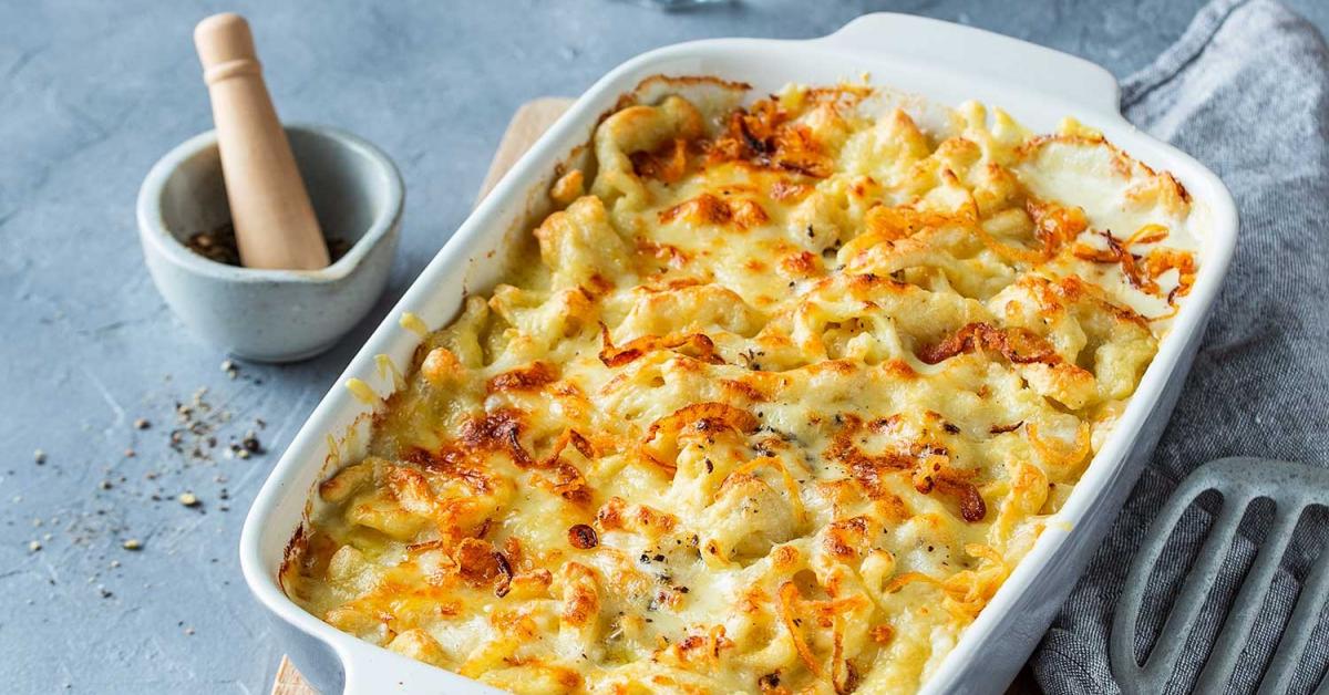 Käsespätzle aus dem Ofen - einfaches Rezept | Simply Yummy Käsespätzle aus dem Ofen - einfaches Rezept | Simply Yummy
