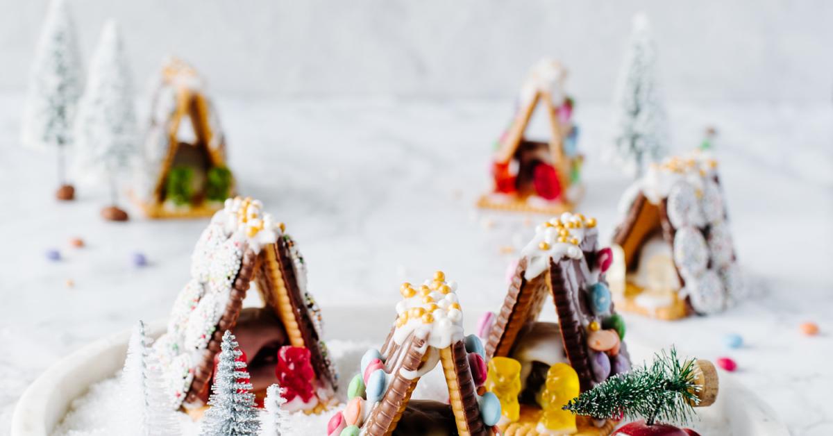 Kekshaus selber machen aus Butterkeksen | Simply Yummy