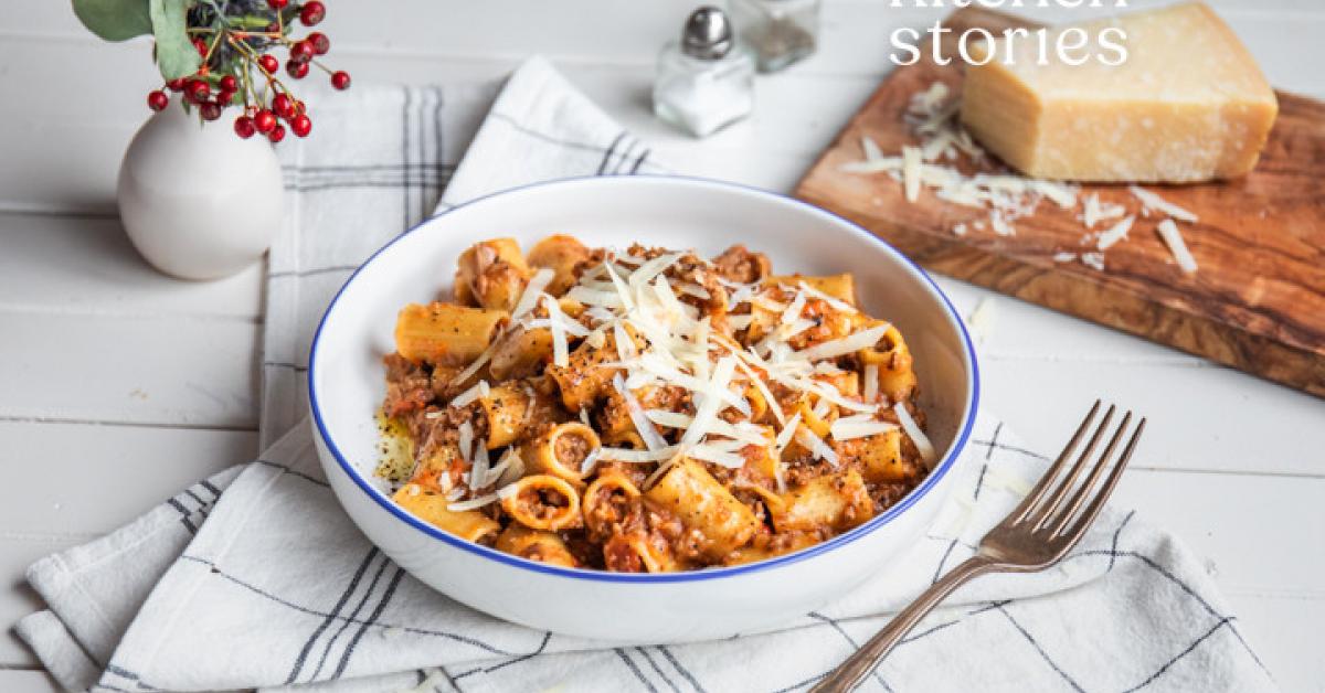 One-Pot Rigatoni Bolognese im Cookit | Simply Yummy