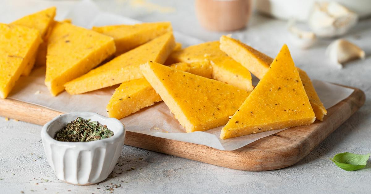 Schnelle Polentaschnitten aus dem Backofen | Simply Yummy