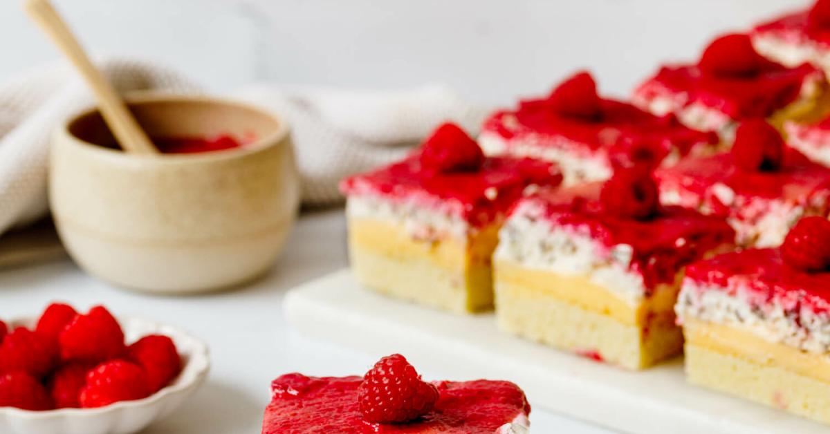 Pudding-Schnitten mit Stracciatella Creme | Simply Yummy