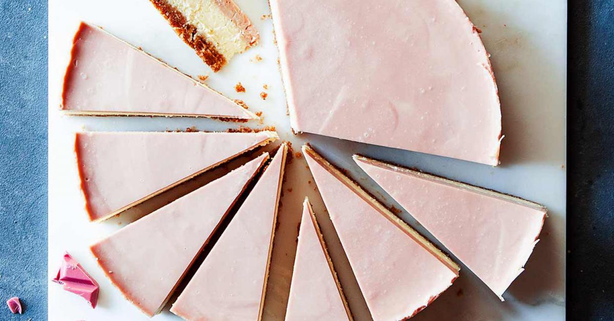 Ruby Chocolate Cheesecake so richtig cremig | Simply Yummy