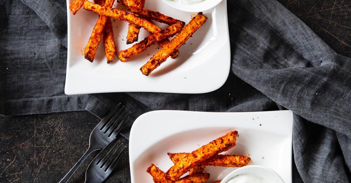 Sellerie-Pommes aus dem Ofen mit Dip | Simply Yummy