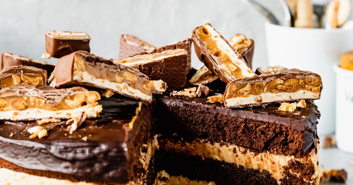 Snickers-Torte so saftig | Simply Yummy